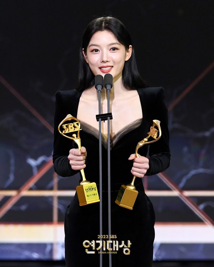 สรุปผลงานประกาศรางวัล 2023 SBS Drama Awards ⋯ อีเจฮุน - คิมแทรี แพ็คคู่คว้าแดซัง